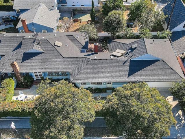537 Jamestown