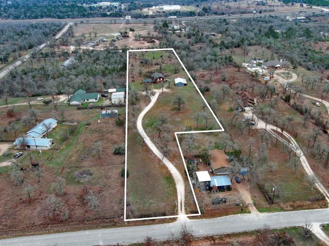 537 Leisure Ln
