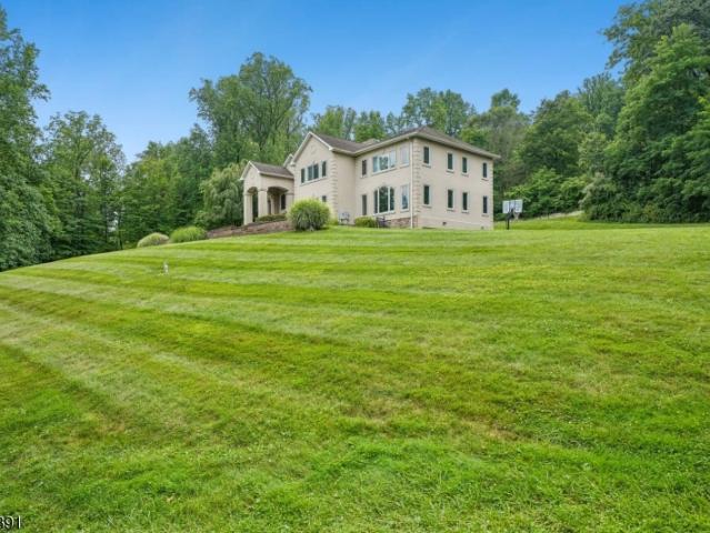 537 Mount Kemble Ave