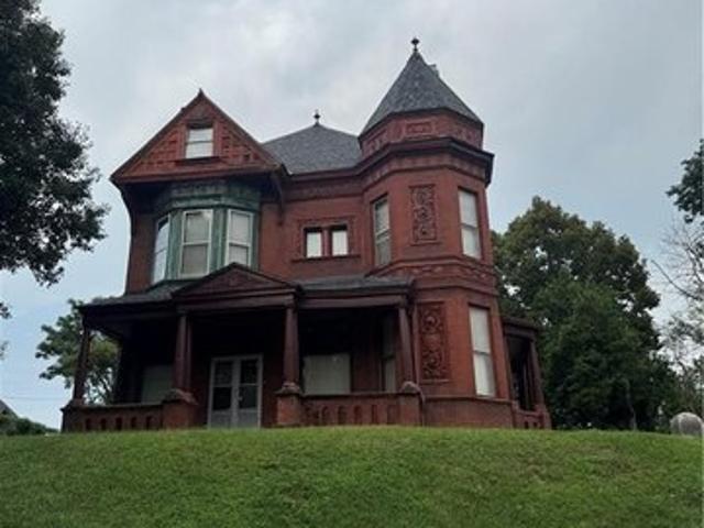 537 N 8th St, Saint Joseph, MO 64501