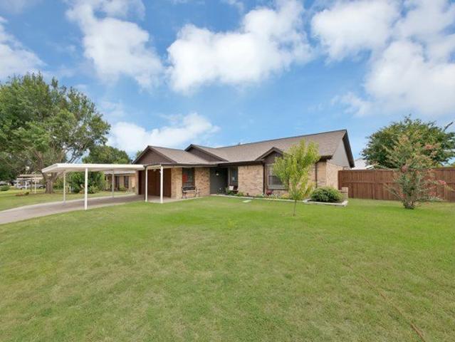 537 North Park Dr, Saginaw, TX 76179