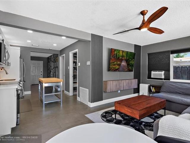 537 NW 45th St, Oakland Park, FL 33309