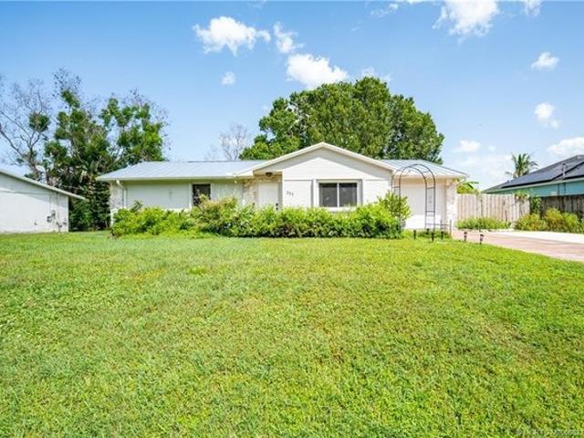 537 NW Sagamore Ter, Port Saint Lucie, FL 34983
