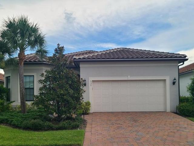 537 SE Crathes St, Port Saint Lucie, FL 34984