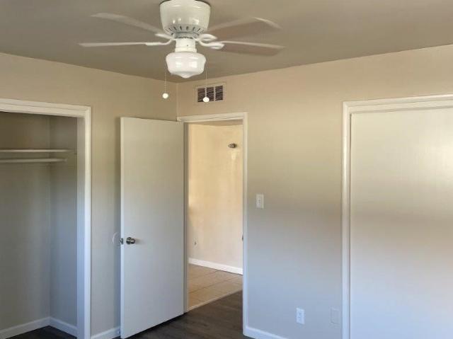 537 W University