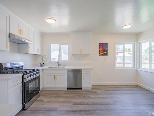 537 W F St, Ontario, CA 91762