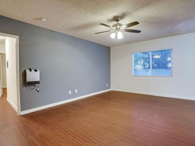 537 W. Hyde Park Blvd 3 Bedroom Apartment for Rent at 537 W Hyde Park Blvd, Inglewood, CA 90302 North Inglewood