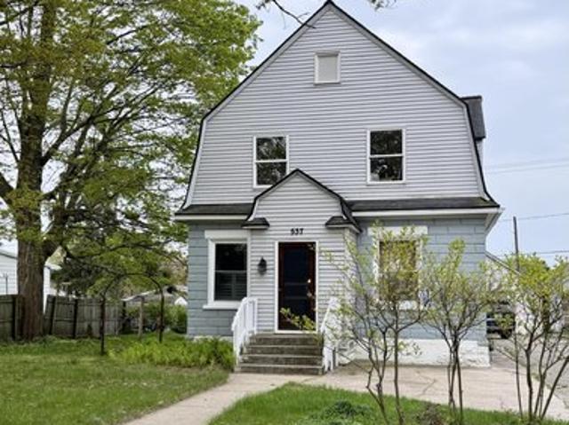 537 W Main St, Fennville, MI 49408
