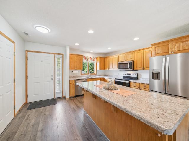 537 Williamsburg Place