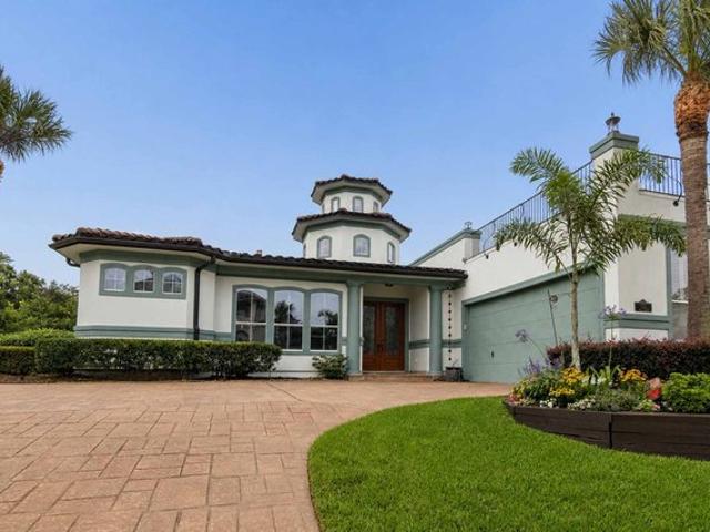 537 Villa Dr, Seabrook, TX 77586