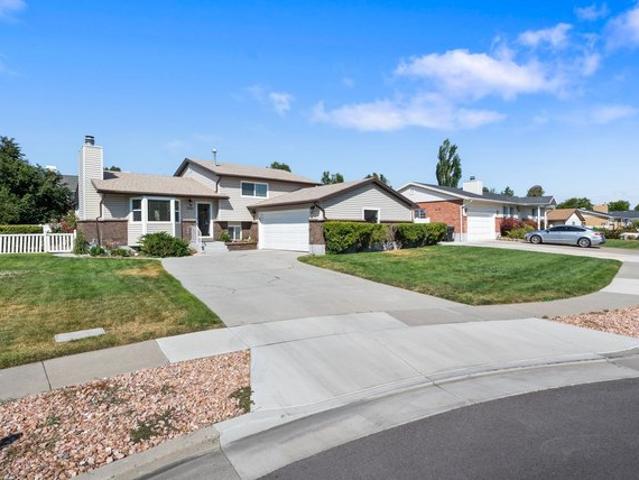 5386 S Clover Meadow Dr, Murray, UT 84123