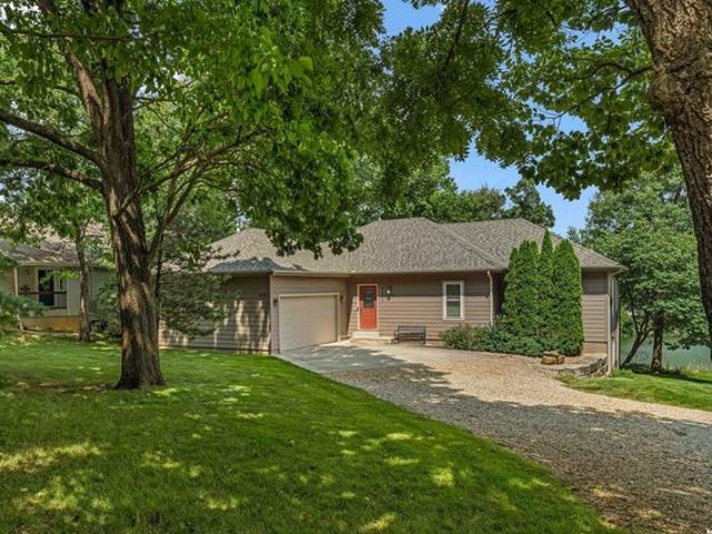 5380 Choctaw Ln, McLouth, KS 66054