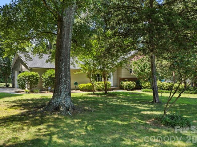 5381 Woodside Drive