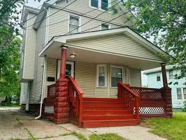 53820994 2084 W 104th St