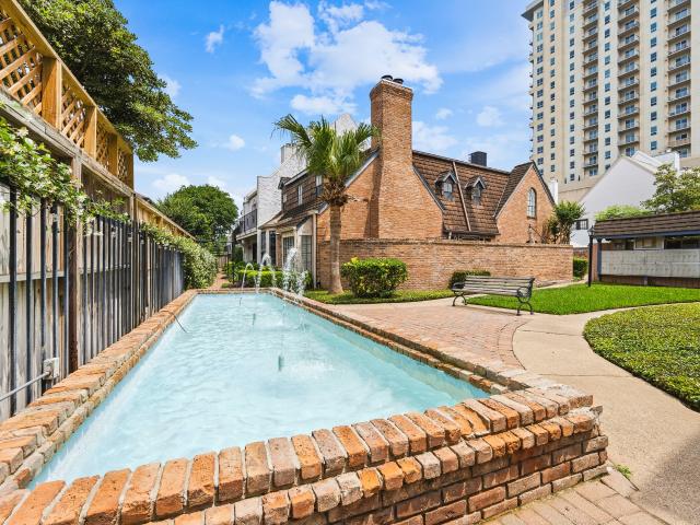 5382 Brownway St, Unit D39, Houston, TX 77056 | MLS #18755