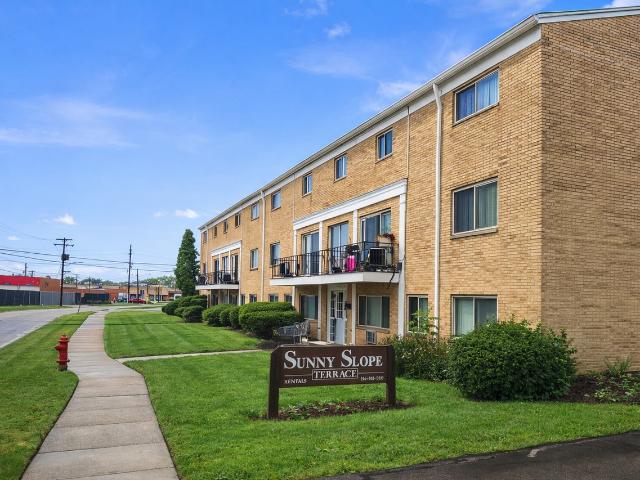 5383 Sunnyslope Rd 2 Bedroom Apartment for Rent at 5383 Sunnyslope Rd, Maple Heights, OH 44137 Maple Heights