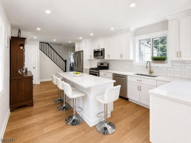 538 Cicilia Pl