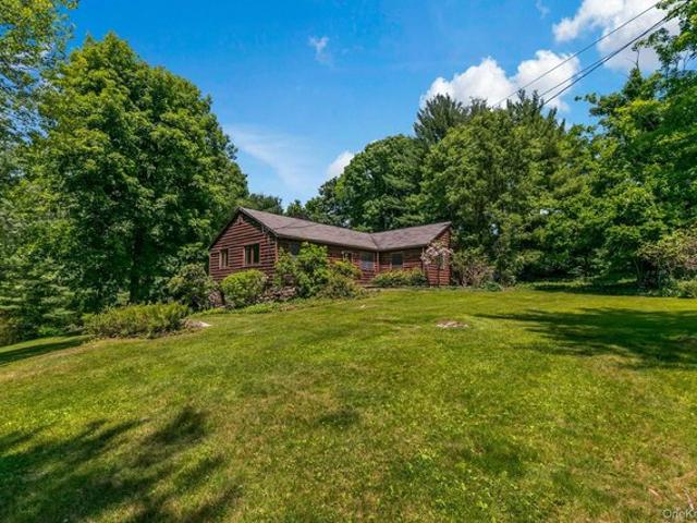 538 Croton Heights Rd, Yorktown Heights, NY 10598