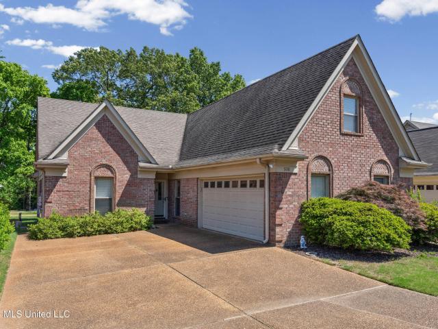 538 Fairway Oaks Drive