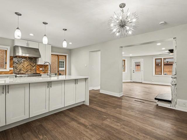 538 N Broadway Avenue
