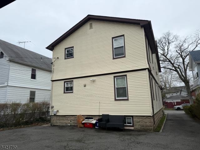 538 N Maple Ave