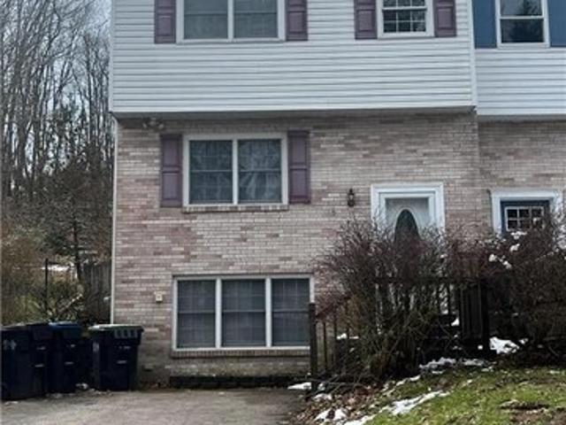 538 Pine Line Dr, Pittsburgh, PA 15237