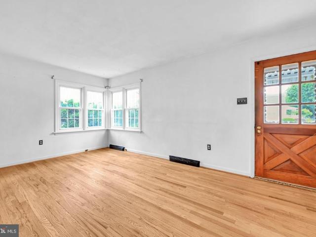 538 W Walnut St L 0122