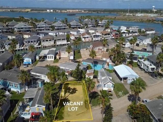 538 W Clam Cir, Port Isabel, TX 78578