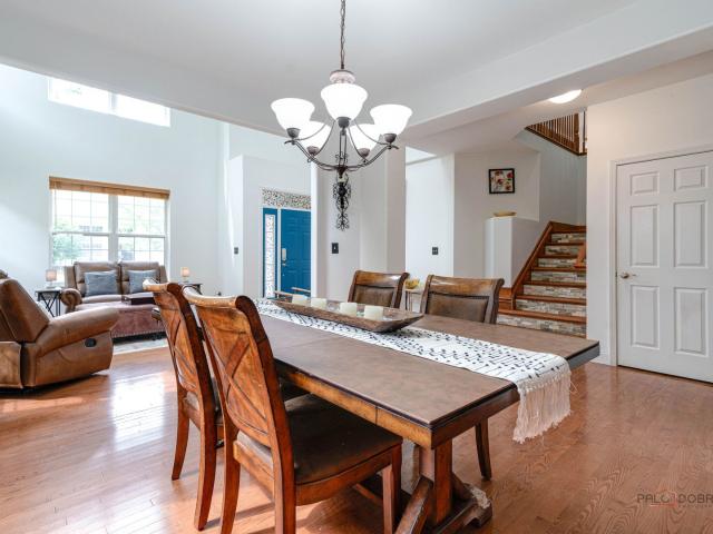 538 W Seaton Drive
