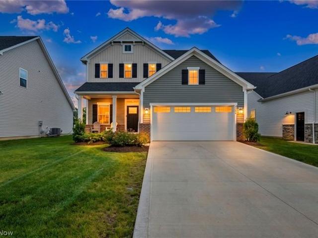 5394 Hawks Nest Cir, Sheffield Lake, OH 44054