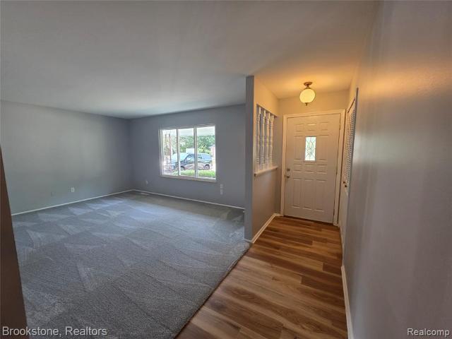 5395 Dorchester Drive