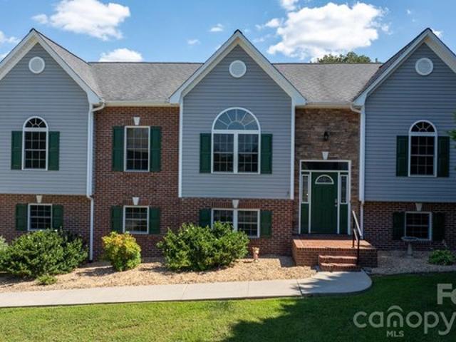 5395 Stonegate Farm Dr, Granite Falls, NC 28630