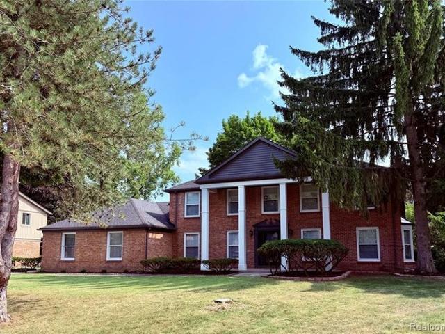 5396 Provincial Dr, Bloomfield Hills, MI 48302