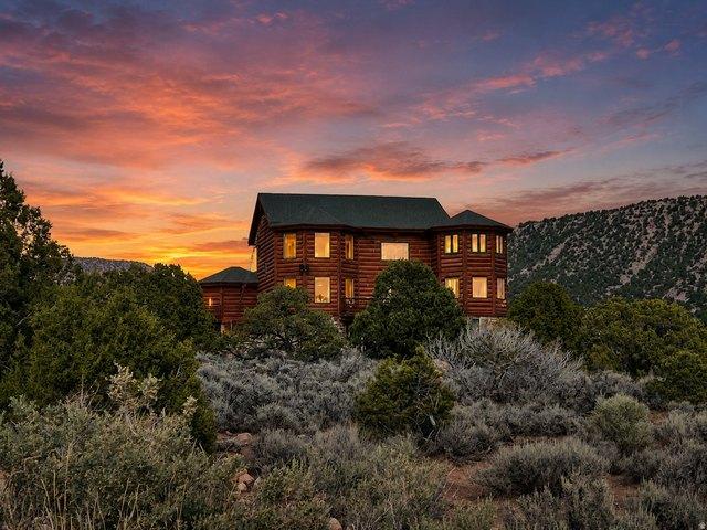 5390 N Eagle Dr, Kenilworth, UT 84529