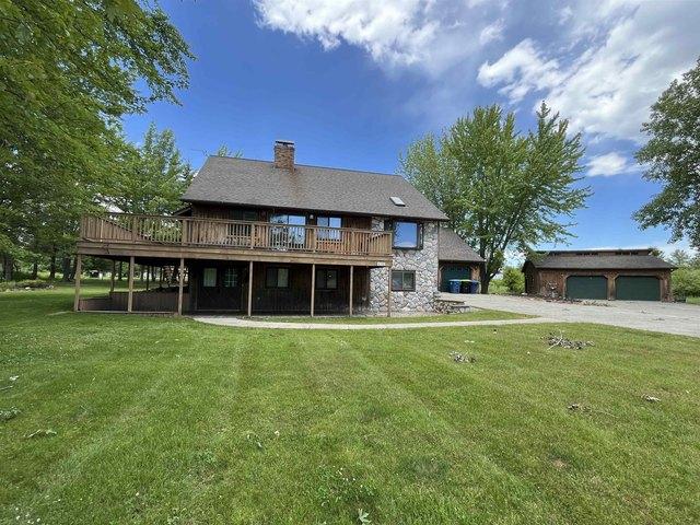5392 Thornchester Ct, Gladwin, MI 48624