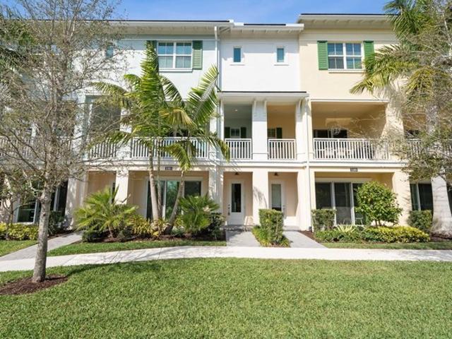 5393 Sagan Ln, Palm Beach Gardens, FL 33418