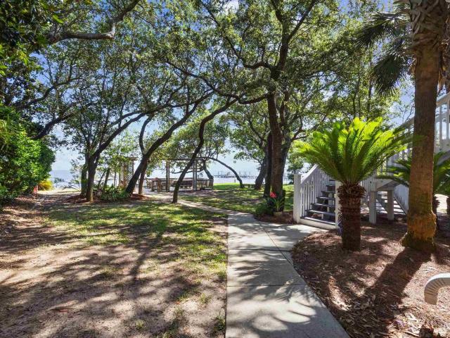 5393 Soundside Dr, Gulf Breeze, FL 32563 | MLS #664464 | Compass