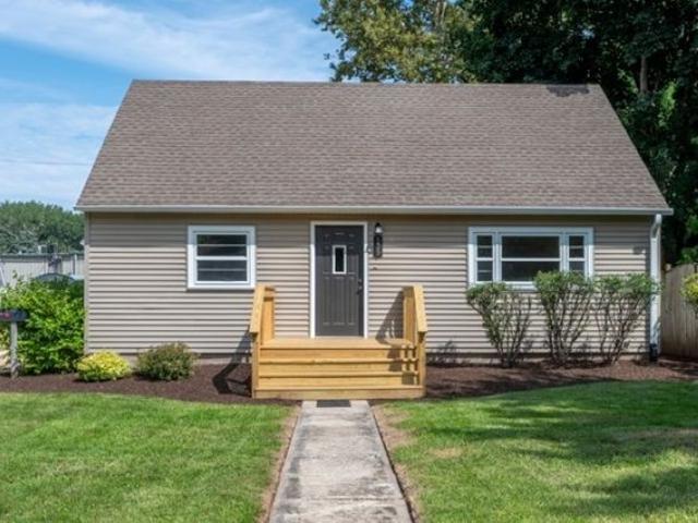 539 Central Ave, Genoa, IL 60135