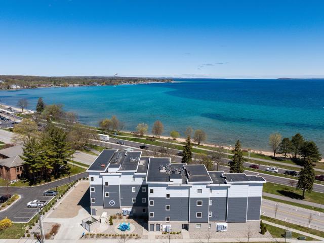 539 Bay Street # 401