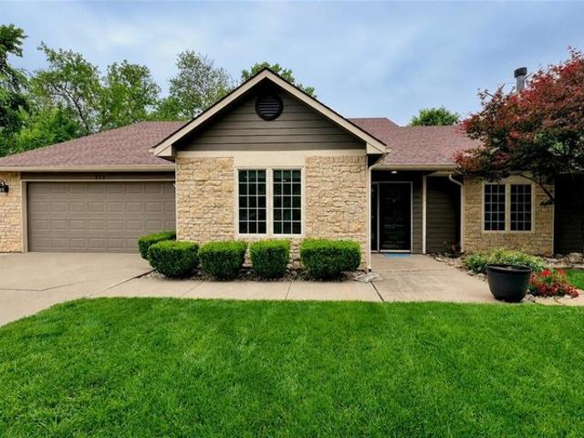 539 Bently Dr, Lawrence, KS 66049