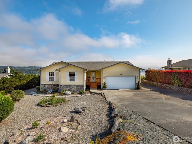 539 E Birch St, Oak Harbor, WA 98277 | MLS #2410