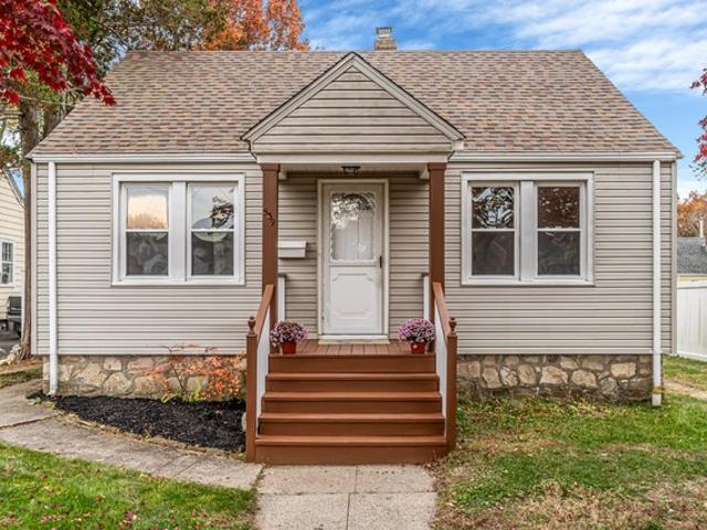 539 Old Town Rd, Bridgeport, CT 06606