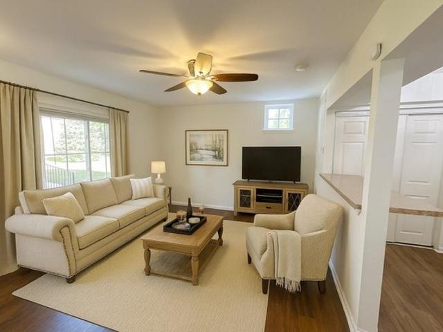 539 Long Shore Dr, Ann Arbor, MI 48105