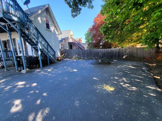 539 Maple Street