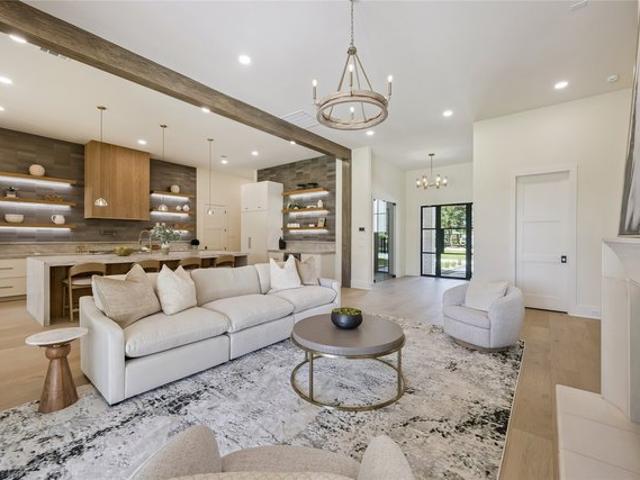 539 W 34th St, Houston, TX 77018