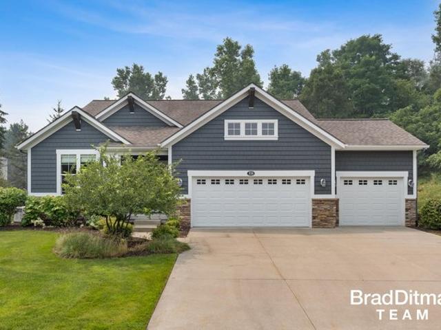 539 W Abbey Mill Dr SE, Ada, MI 49301