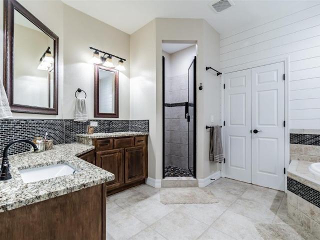 539 Treviso Dr, Apollo Beach, FL 33572 | MLS #TB8375
