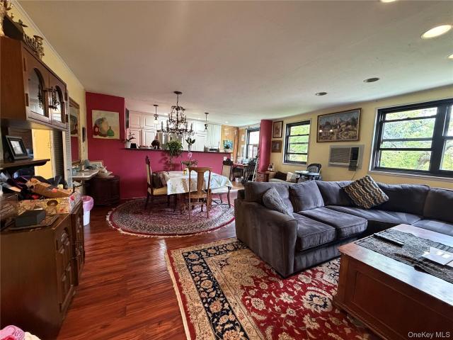 57 48 th Crescent C8