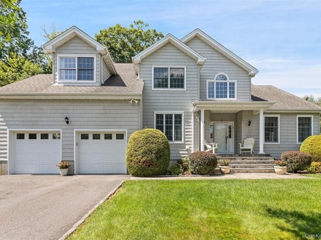 57 Travis Rd, Baldwin Place, NY 10505