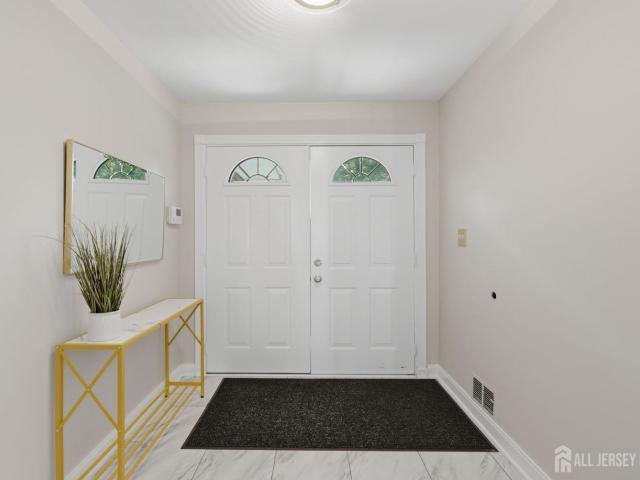57 W Livingston Avenue